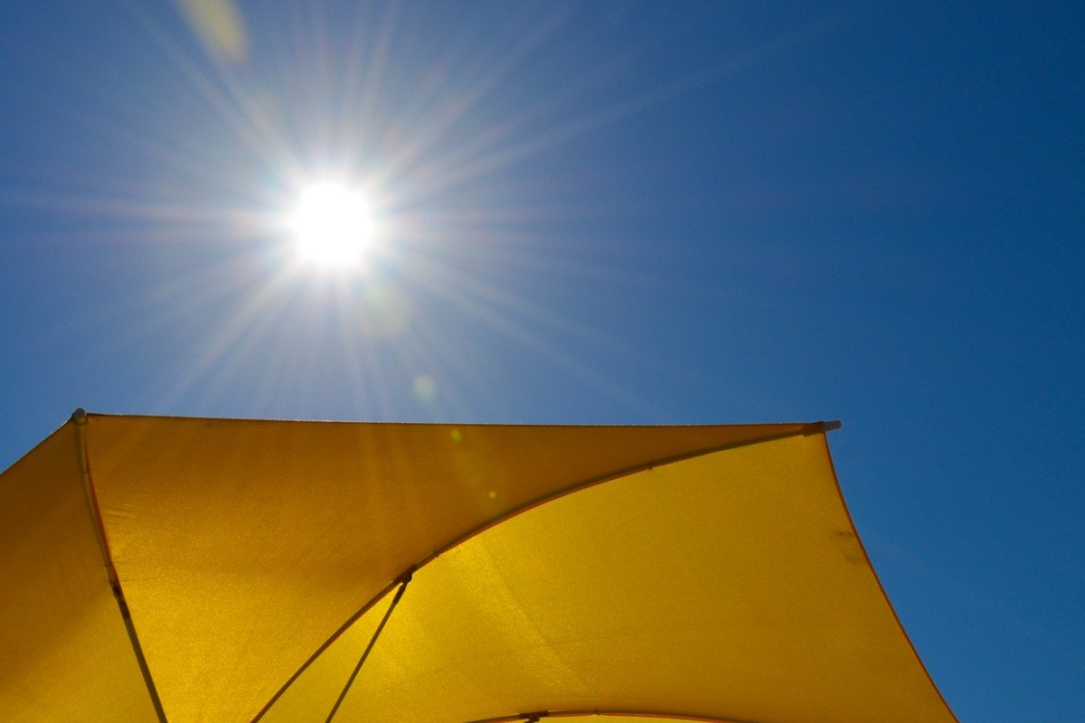 本気の紫外線対策ができちゃいます！ 【KEYUCA】快適＆機能性バツグン〈UV対策アイテム〉3選 夏に大活躍！ パーカーや折りたたみ傘などをピックアップ！ | LIMO | くらしとお金の経済メディア