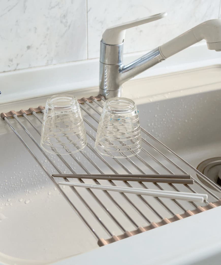 写真 | 「3COINSの食器洗いグッズが便利すぎ！」330円なのにお洒落で快適 | LIMO | くらしとお金の経済メディア