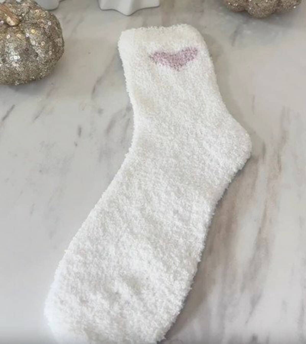 【100均DIY】ダイソーの〈もこもこ靴下〉→可愛い〈かぼちゃのオーナメント〉に大変身！ハロウィンにぴったりの簡単DIY！ 「可愛い！」「白いカボチャも素敵！」の声 | 4ページ目 ...