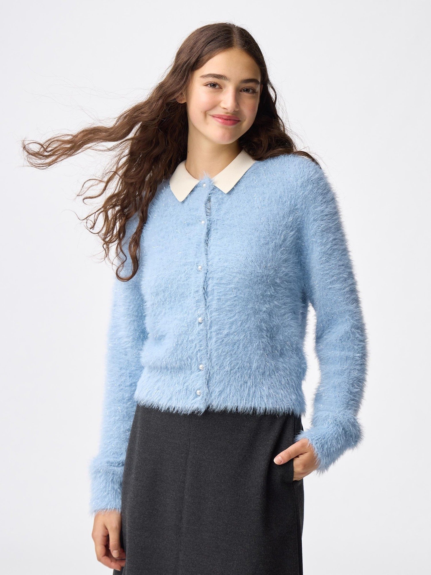 写真 | 「ひと目惚れ！」GU新作〈きらきらカーディガン〉ふわもこ感に「めっちゃ可愛い」「肌ざわりが良い」119万回超再生の大反響！ カラーは4色展開！秋冬カラーも選べます | LIMO ...