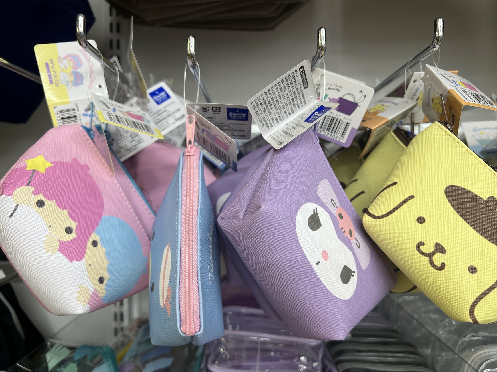 写真 | ダイソーで110円！「サンリオキャラクターズのミニポーチ」ちょうどいいサイズ感 | LIMO | くらしとお金の経済メディア