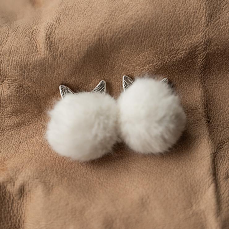 しまむらから「猫デザインのピアス」が登場！リアルタッチのイラストとファーボールがかわいい！990円 | 3ページ目 | LIMO | くらしとお金の経済メディア