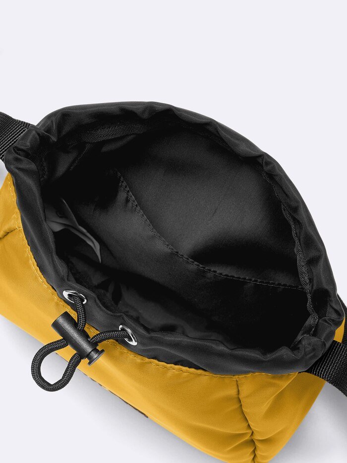 「ピクセル画がファンに大ウケ」GUのポケモンショルダーバッグ「巾着型1990円」で使いやすい 2025年4月25日（金）販売スタート。いいね6.6万の注目度！ | 2ページ目 | LIMO ...