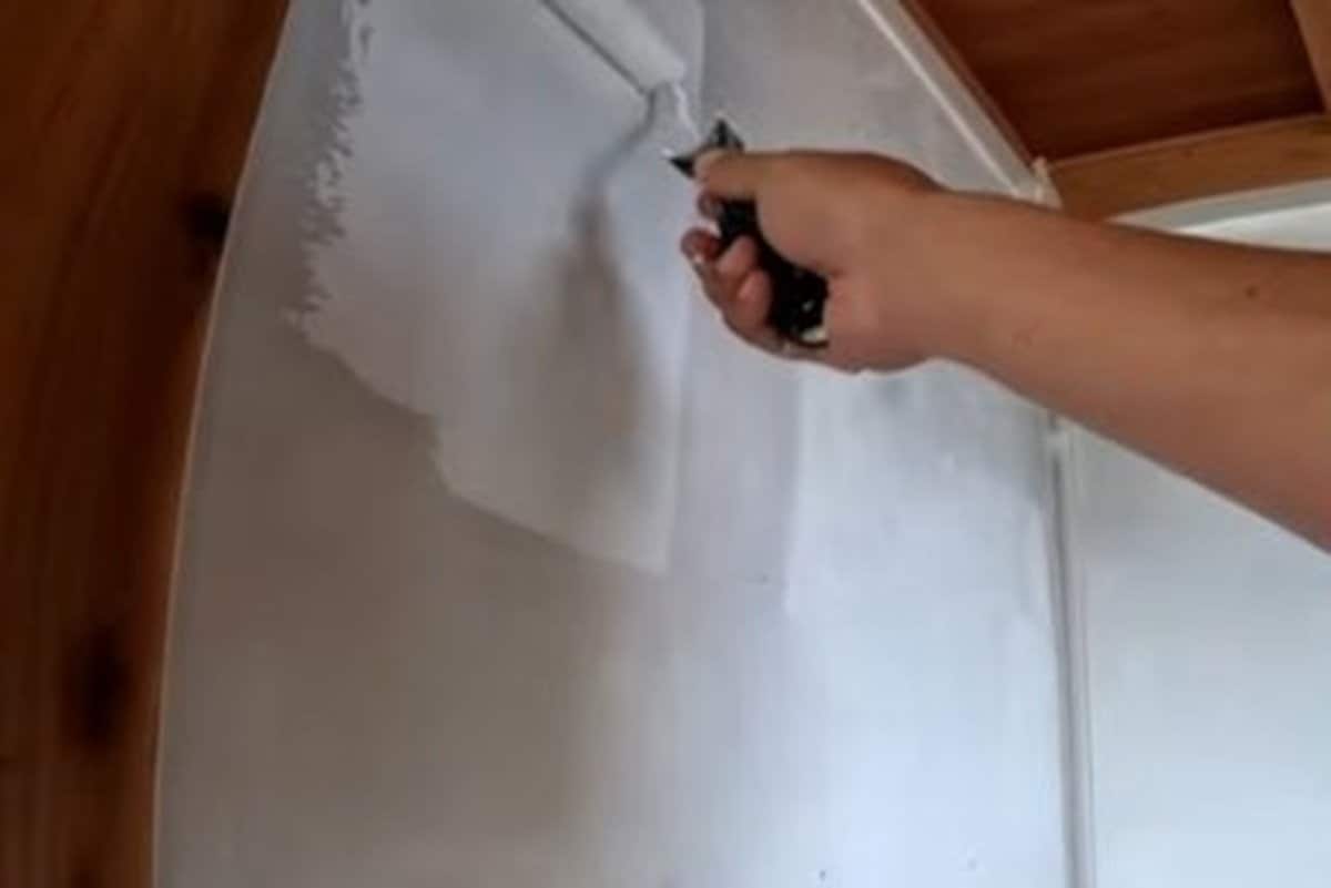 【空き家平屋DIY】息子さんと協力し壁を塗装 美しすぎる壁に思わず感動 | 3ページ目 | LIMO | くらしとお金の経済メディア