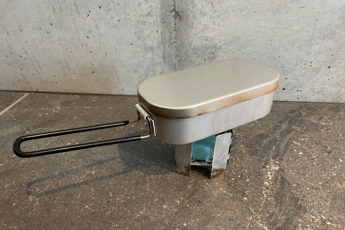 冬キャンプで大活躍！【セリア】110円〈手のひらサイズの簡易ストーブ〉検証した結果 コスパ最強！コンパクト簡易ストーブ | LIMO | くらしとお金の経済メディア