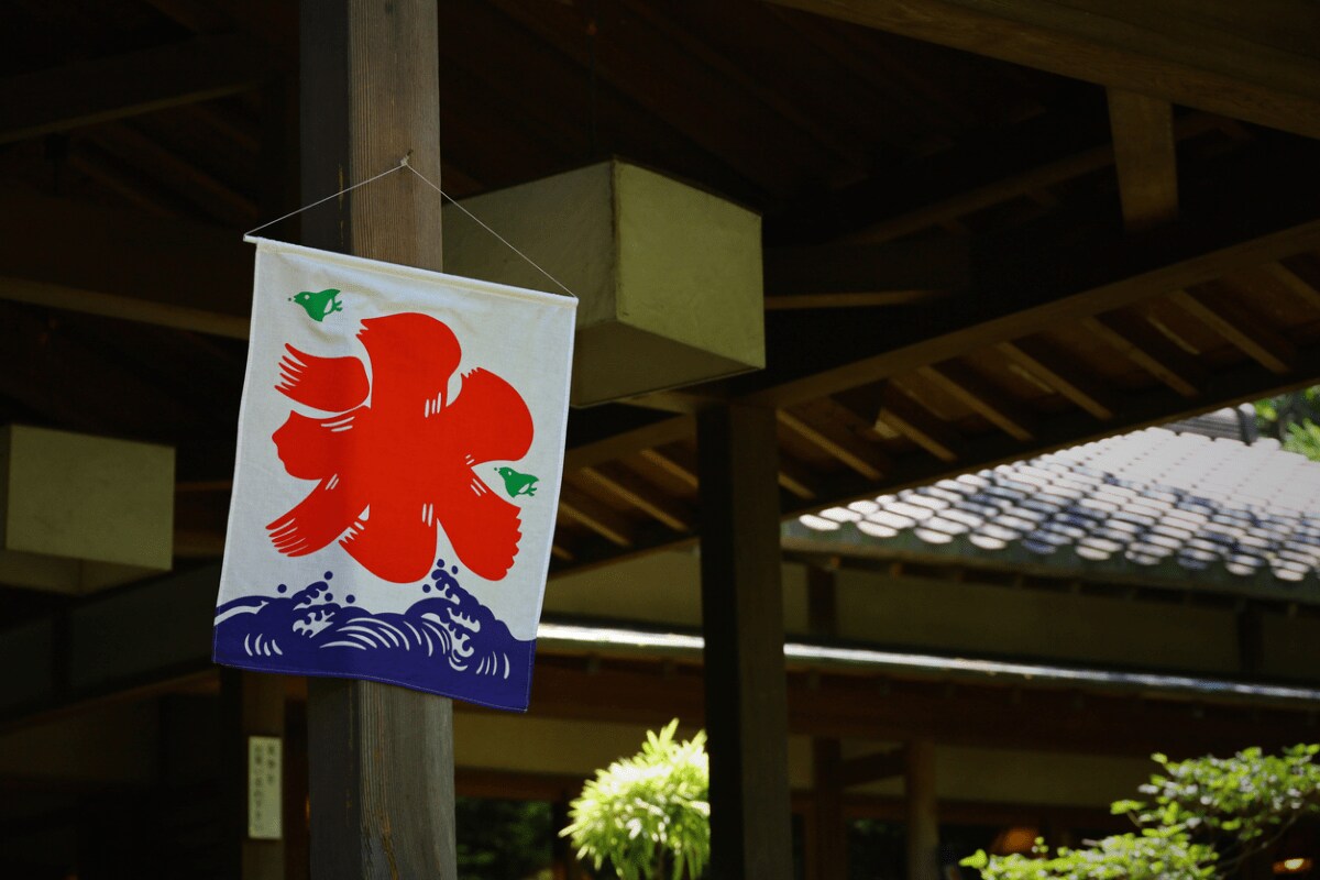 60歳代で「貯蓄3000万円」を達成する割合は何パーセント？老後に向けた資産形成のポイント3つ 単身世帯・二人以上世帯の中央値をみる | LIMO | くらしとお金の経済メディア