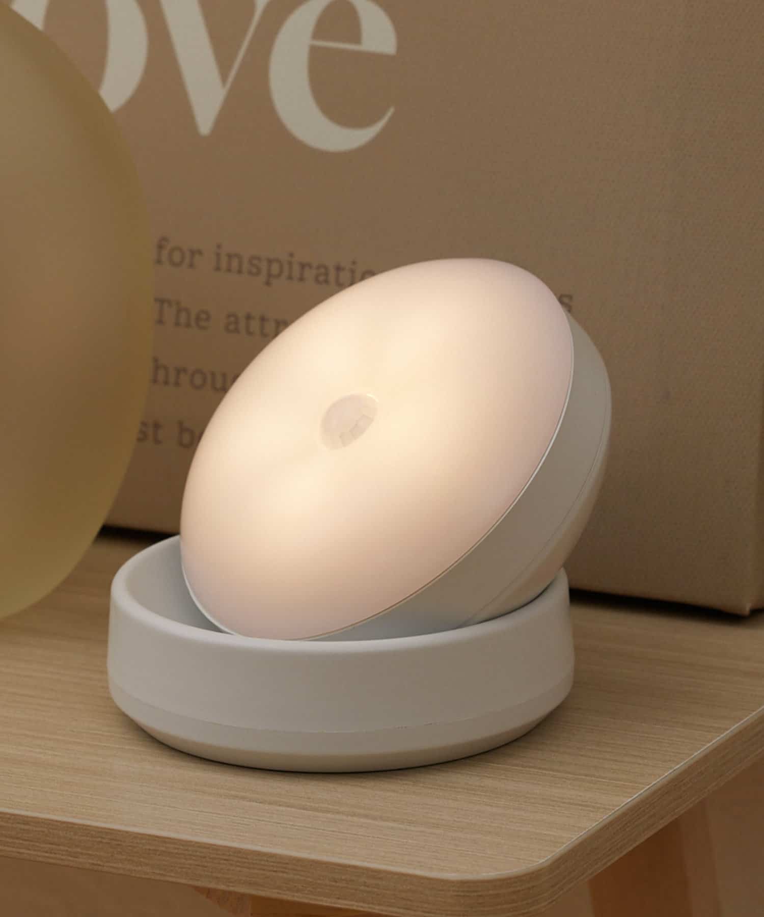 写真 | 激売れ880円「3COINSの人感センサーライト」壁にペタッもできちゃう3WAY レビュー300件超えの大注目！ | LIMO | くらしとお金の経済メディア