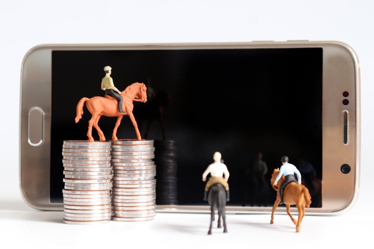 ネカフェ露出配信