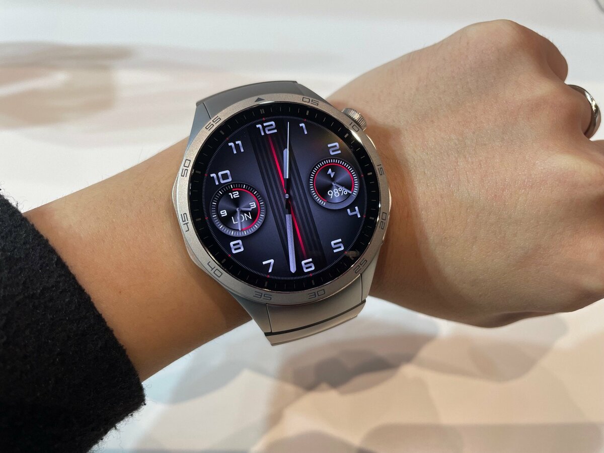 スマートウォッチのデザインを革新！「HUAWEI WATCH GT 4」は見た目も中身も凄かった！ | LIMO | くらしとお金の経済メディア