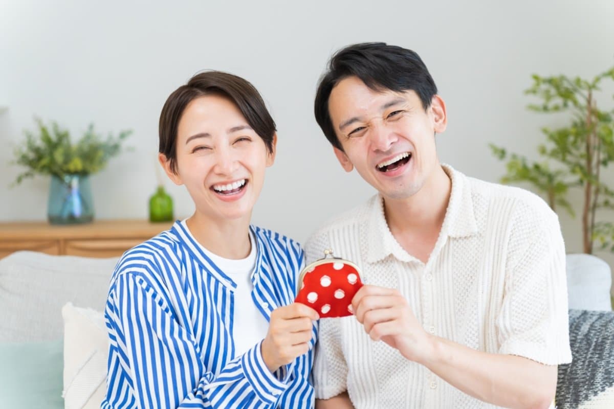 30歳代・40歳代・50歳代の「貯蓄額」はいくら?2024年の「ウチの貯蓄」について考える 平均貯蓄額と中央値 Limo くらしとお金