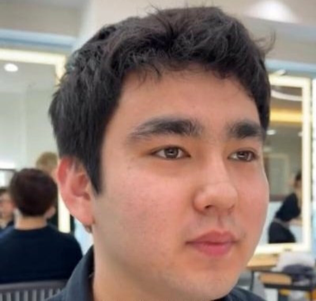 美容に無頓着だった弟が、姉の計らいで?衝撃のビフォーアフターに感動する人続出! 「お姉ちゃん嬉しかろう」「親目線でグッと来た」の声 Limo くらしとお金の経済メディア