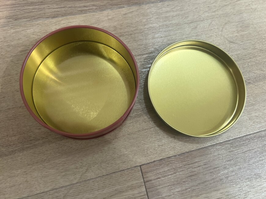 写真 | 「110円でいいの？」【セリア】『ウィリアムモリスの丸缶』2種。行列も！ | LIMO | くらしとお金の経済メディア