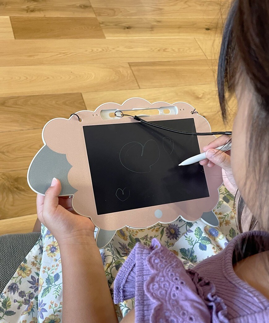 写真 | 【3COINSで売れてる】「くすみカラーのお洒落おもちゃ」子供もママも満足 | LIMO | くらしとお金の経済メディア