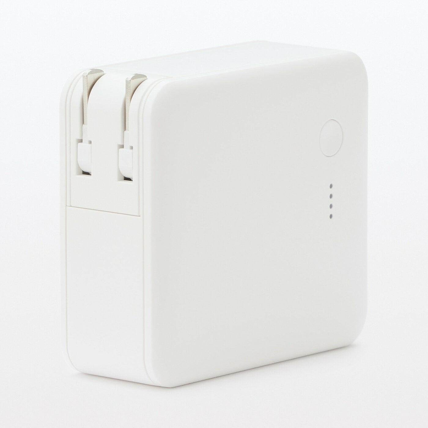 「コンセント一体型で荷物が減る！」無印良品「2990円モバイルバッテリー」が人気「出張や旅行に便利」 充電器とバッテリーが1つに！旅行や車中泊にも便利 | 4ページ目 | LIMO | くらし ...