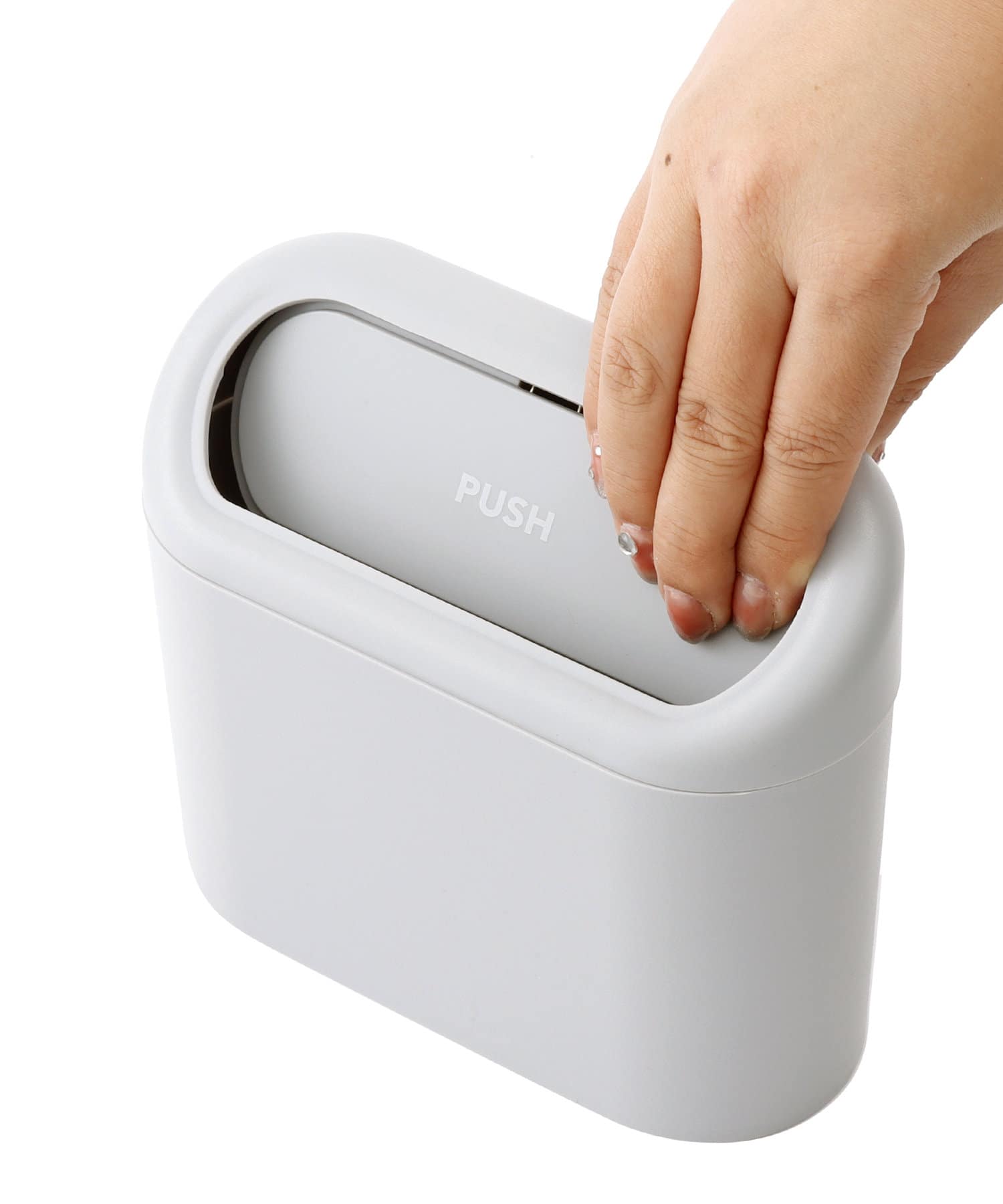 写真 | カンタン設置で車内環境を即改善！3COINS「330円カー用品」が有能でした！再入荷待ちの人気品も 社内空間をプチプラで改革！便利アイテムに注目です | LIMO | くらしとお金の ...