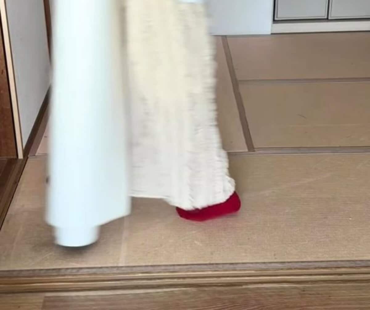 【築15年中古マンションを北欧レトロにDIY】子どもと一緒にDIY！畳をクッションフロアに大変身 2回にわたって投稿された動画は、再生回数が9万回と400万回超え | 3ページ目 | LIMO ...