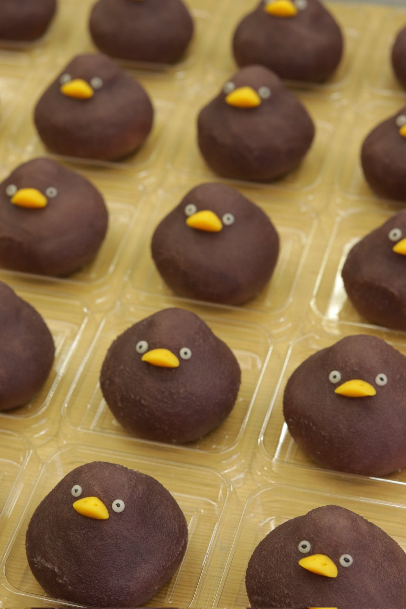 写真 | 和菓子職人が作ったおはぎを思わず二度見 かわいすぎる表情に「いいね連打したい」との声も ぜひお迎えしたい！ | LIMO | くらしとお金の経済メディア