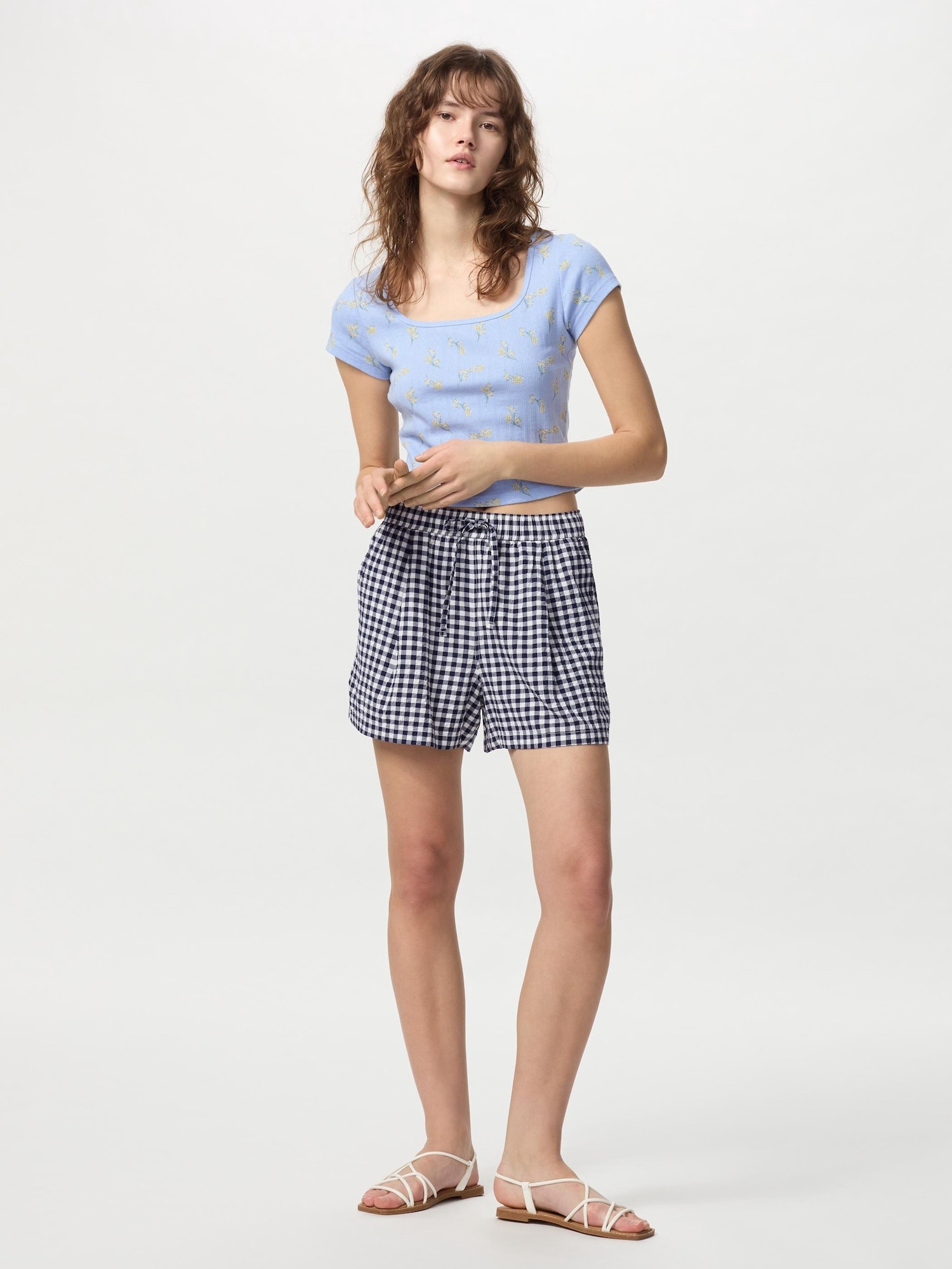 写真 | ユニクロさん値下げしていいの？これからのお出かけにピッタリな「スクエアT」が1500円→990円に | LIMO | くらしとお金の経済メディア