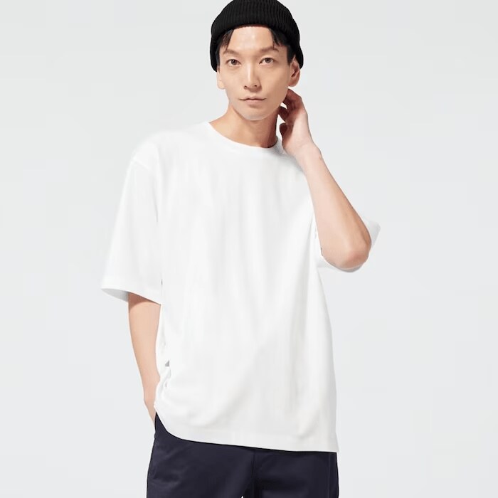 写真 | 流行りの「ユニセックスの白Tシャツ」探すならGU・無印良品・ユニクロで | LIMO | くらしとお金の経済メディア