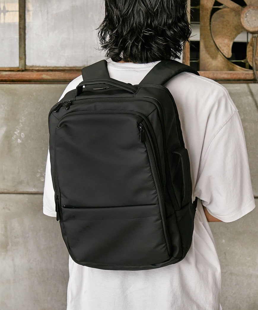 【3COINS】ビジネスリュックが3850円 !? 4つのパーテーションと2WAYで最高！ パソコンもしっかり収納できて仕分けしやすい！ | 2ページ目 | LIMO | くらしとお金の経済メディア