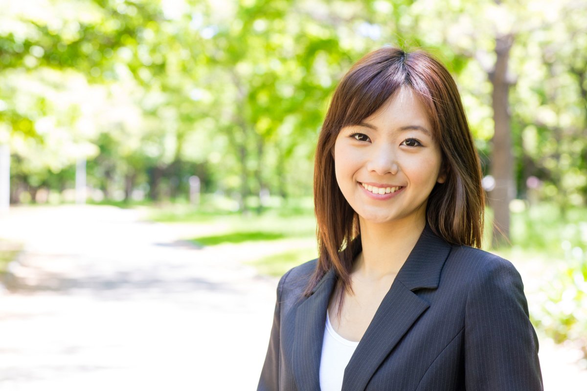 結婚を機に専業主婦になるべきか悩んでいます。専業主婦と会社員で老後にもらえる年金はいくら変わりますか? 専業主婦になる年齢ごとの年金額も計算 Limo くらしとお金の経済メディア