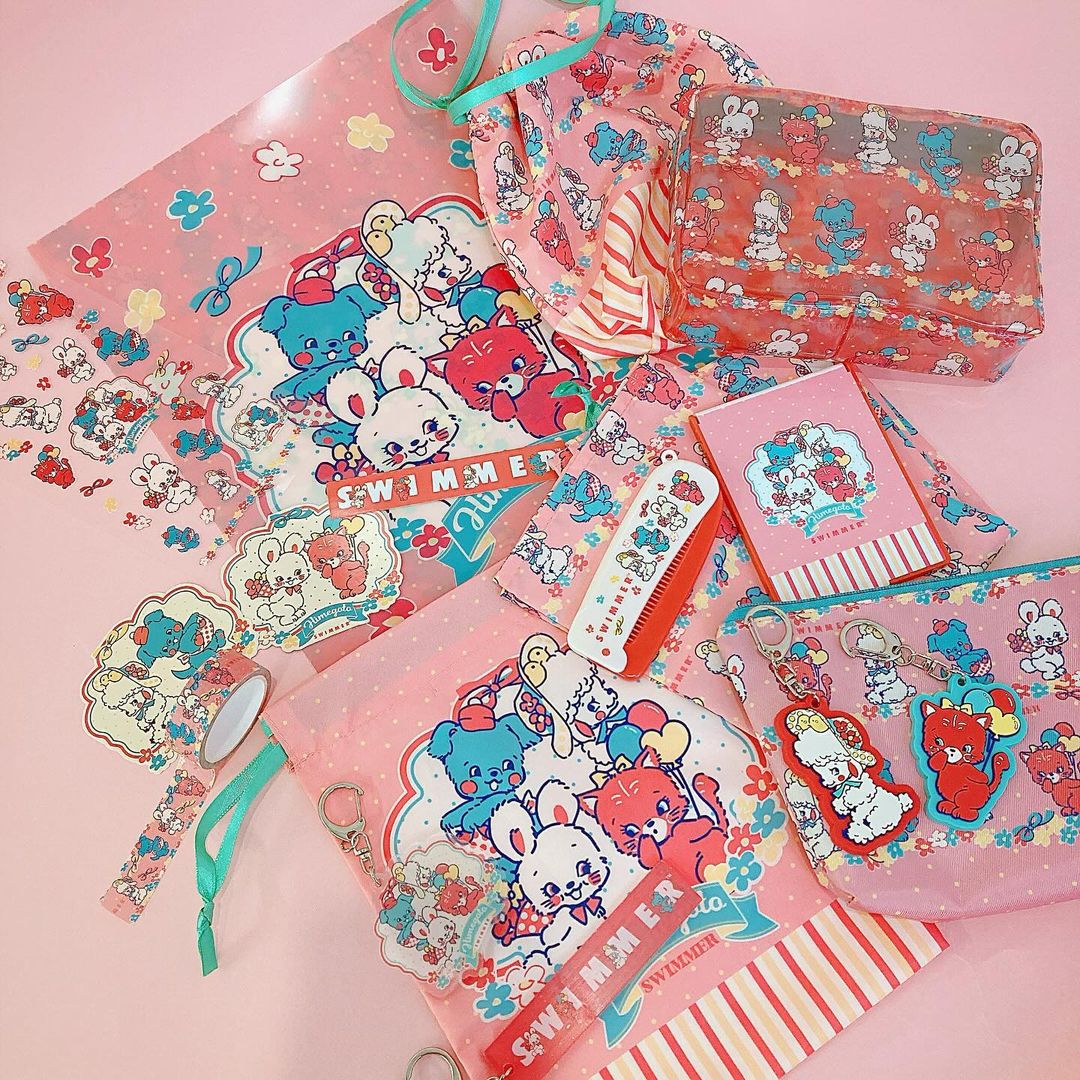 セリアが人気ブランド「SWIMMER」とコラボで話題。13グッズが110円！ | LIMO | くらしとお金の経済メディア