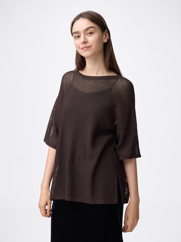 写真 | 「透け感が絶妙！」GU〈1990円メッシュトップス〉オーバーサイズで夏にいい。定番3カラーで大人女子にも！ 「こういうのほしかった！」「二の腕＆お尻カバーが嬉しい」と高評価 ...